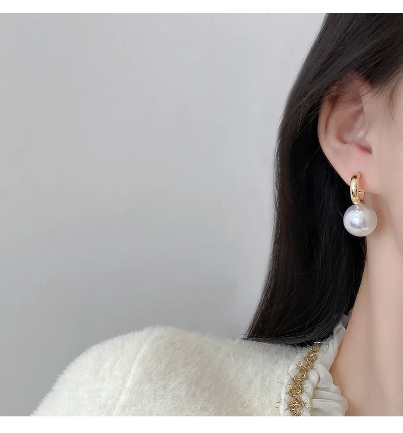 Luxury Pearl Earrings - Elegant Huggie Design for Women