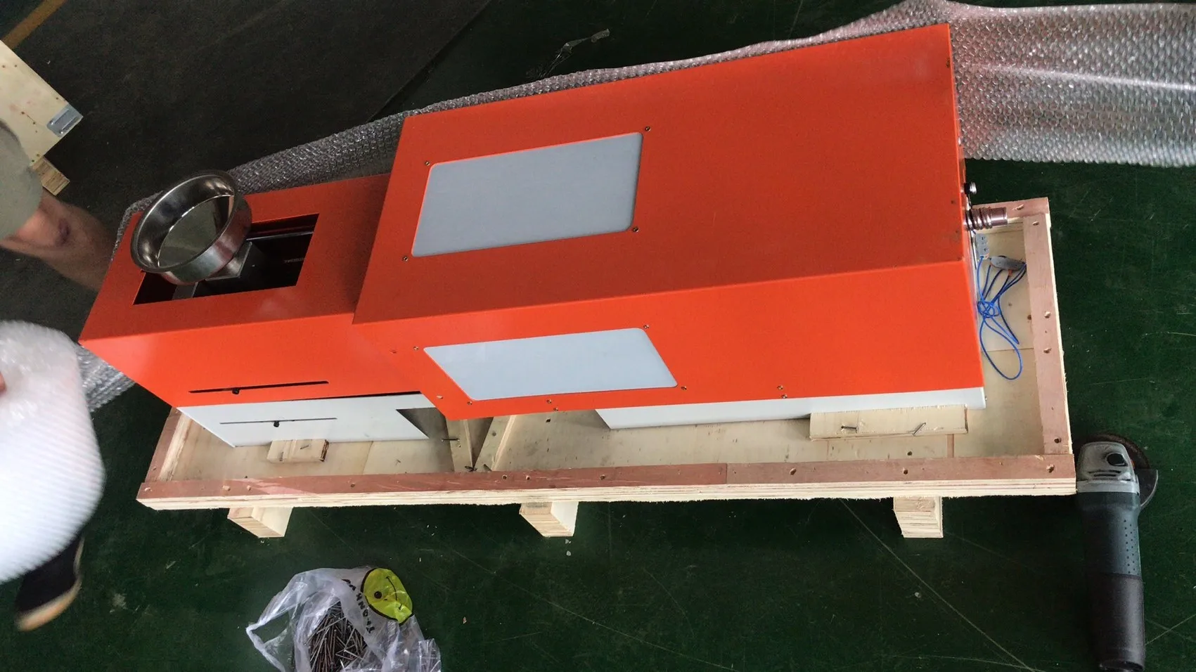 Micro Plastic Molding Machine Operation Desktop Mini Plastic Injection ...