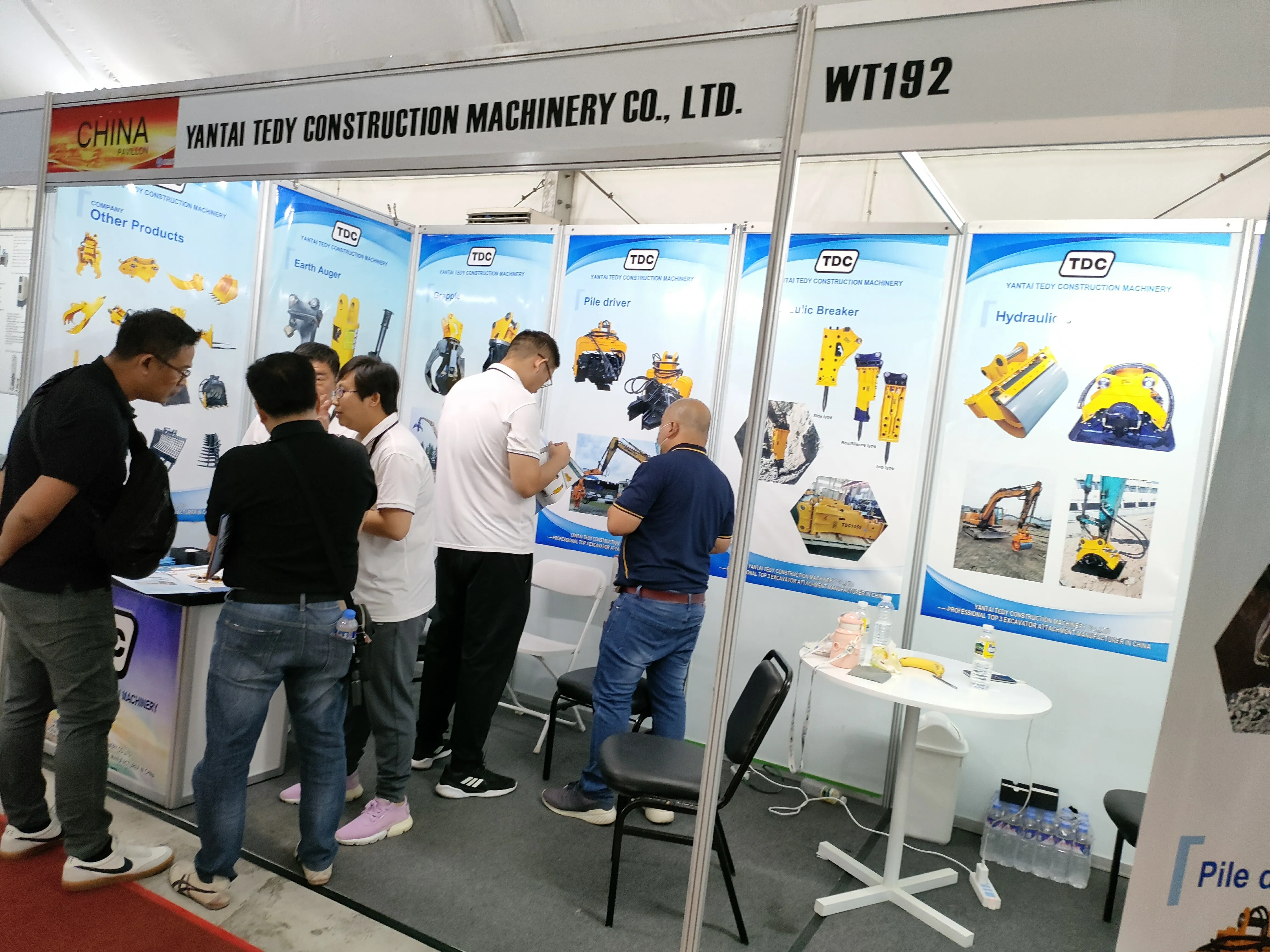 Remote Control Vibro Hammer for Precast Concrete Pile & Sheet Pile Driver Excavator Side Grip ...