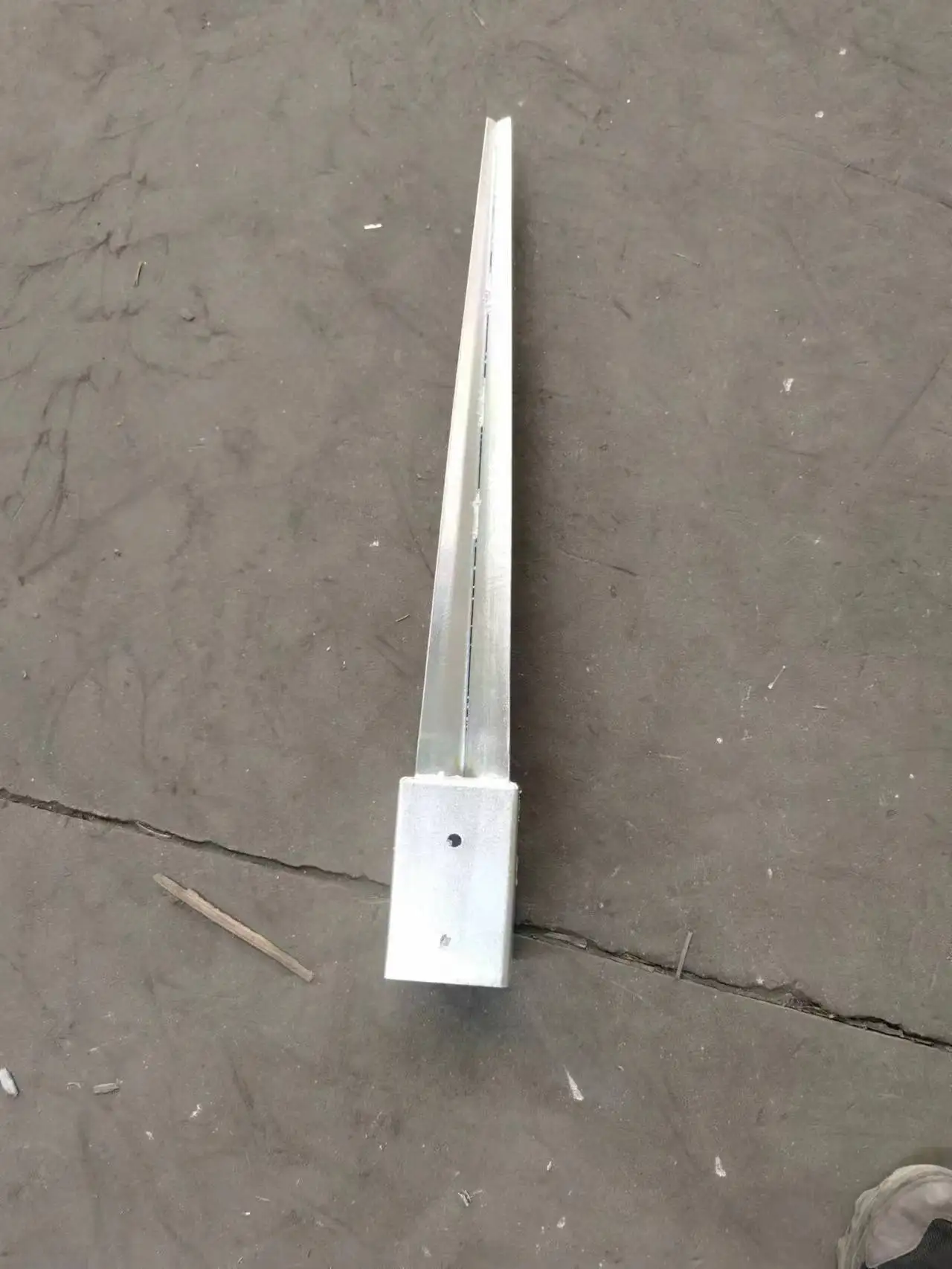Galvanized Ground Screw Pole Anchor/fence Post Spike| Alibaba.com