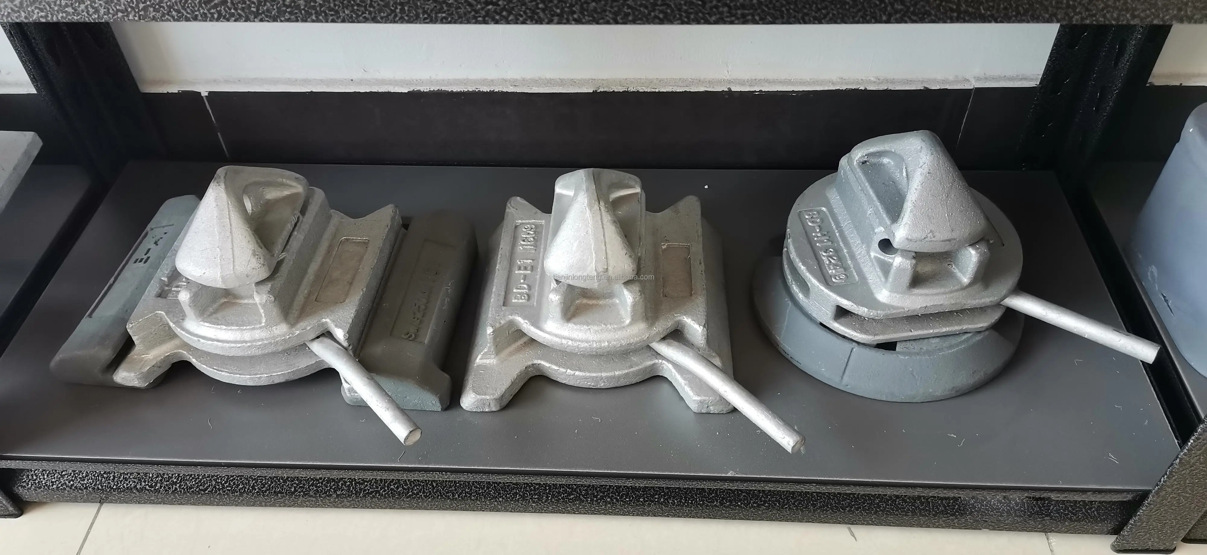 Various Of Twistlock Lashing Equipment Manufacturer Iso Cargo Shipping ...