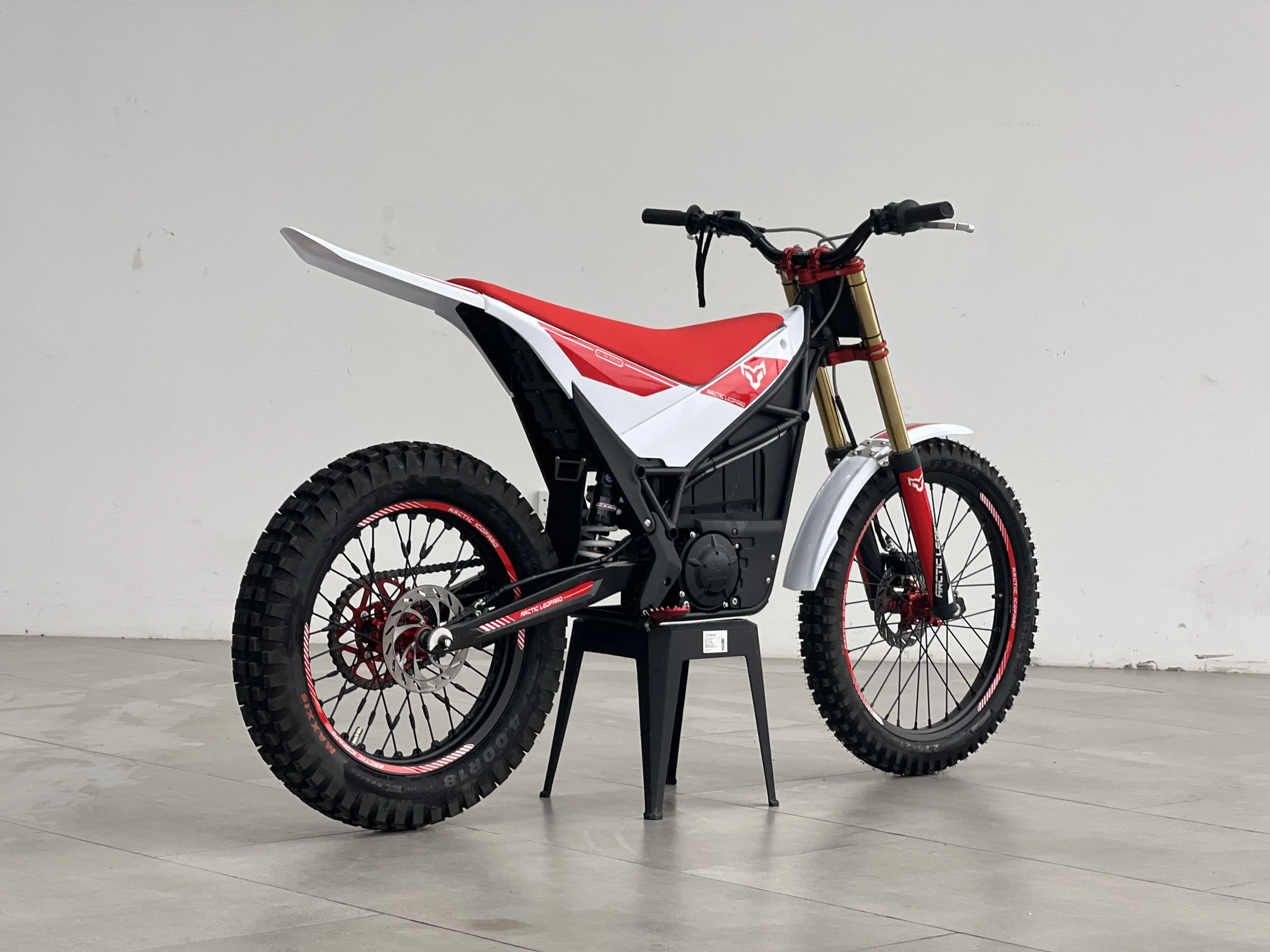 E XT 800 Arctic Leopard Electric Off Road Motorcycle - 72V 60Ah, 25KW ...