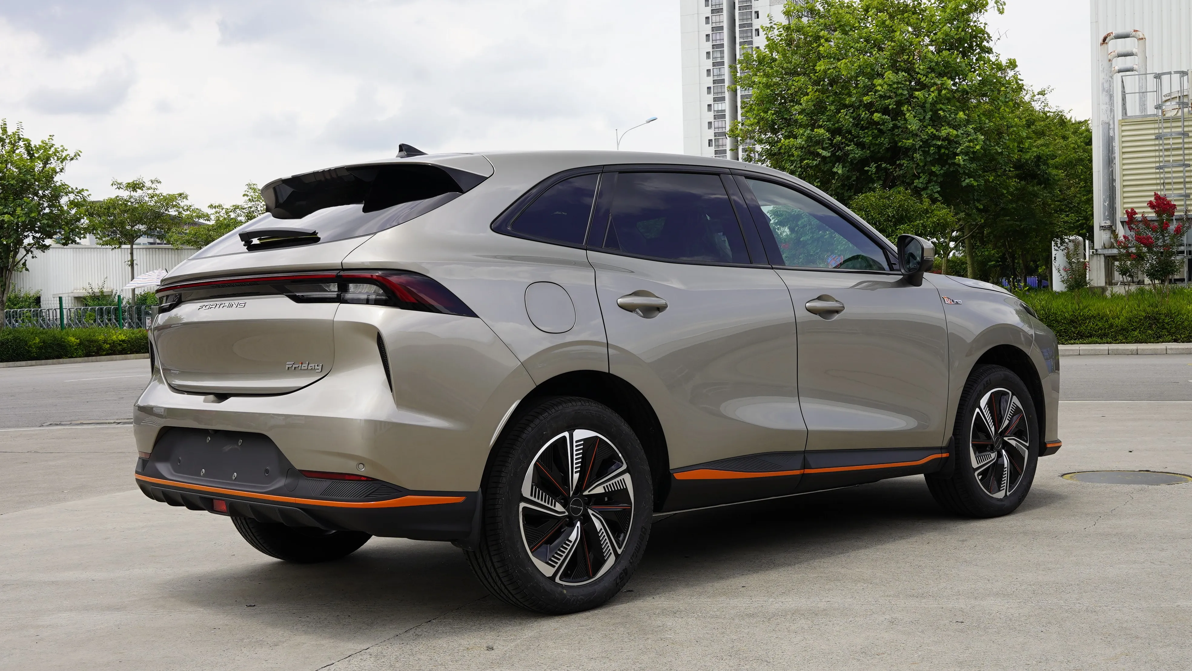 Dongfeng Forthing Friday - 600km Electric SUV from China