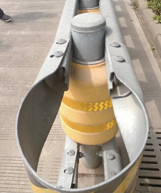 Traffic Safety Eva Buckets Rolling Anti Crash Guardrail Road Roller ...