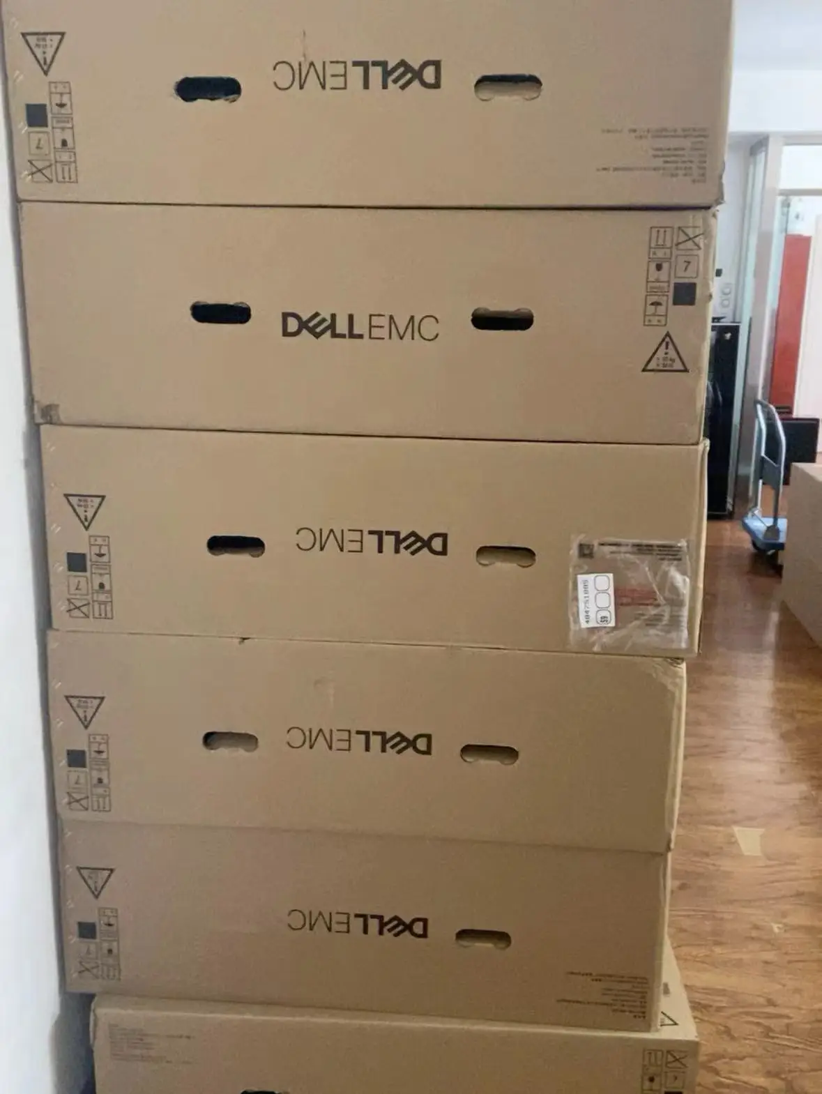 Dells R740xd 2U Rack Server - Optimize for SQL Server 2022