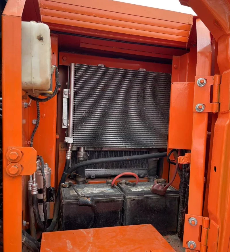 Used Mini Hitachi ZX80 Excavator - 8 Tons Crawlered Digger