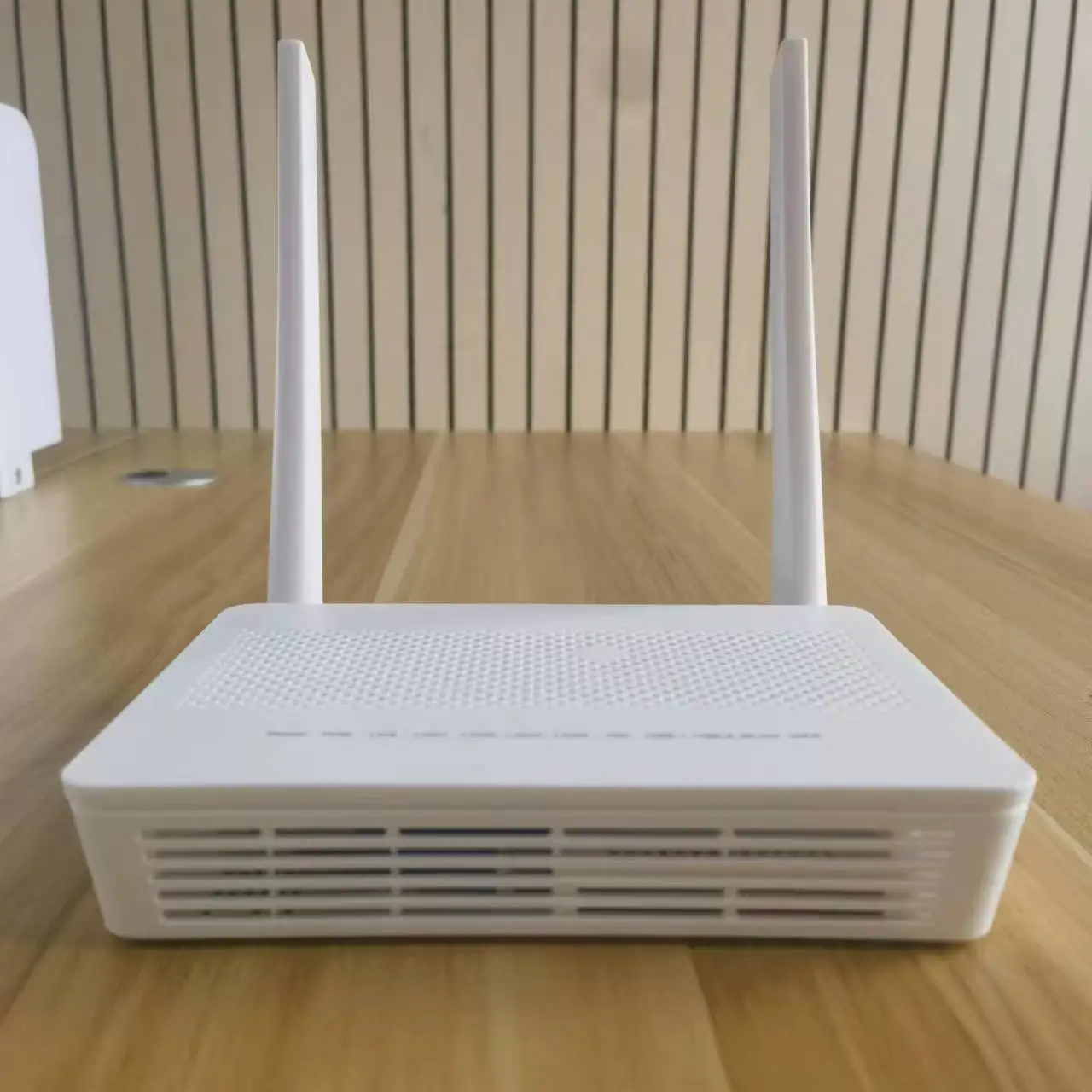 Eg8145v5 4GE Used Gpon Onu Dual Frequency Model Wifi Modem