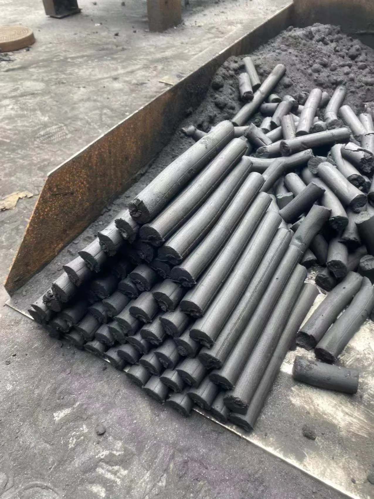 Industrial Carbon Powder Coal And Charcoal Briquette Rod Extruder ...