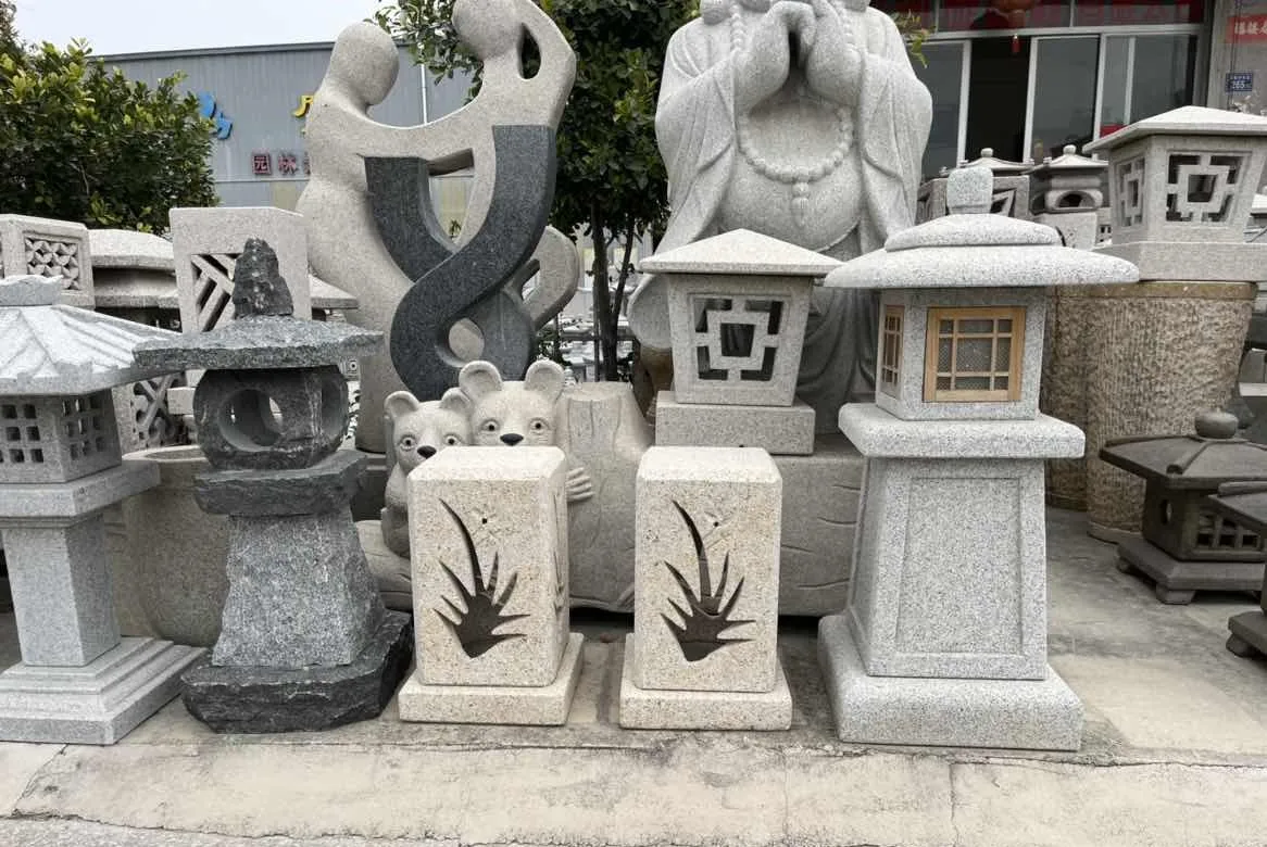 Classic Hand Carved Grey Granite Stone Lanterns for Garden Decorative