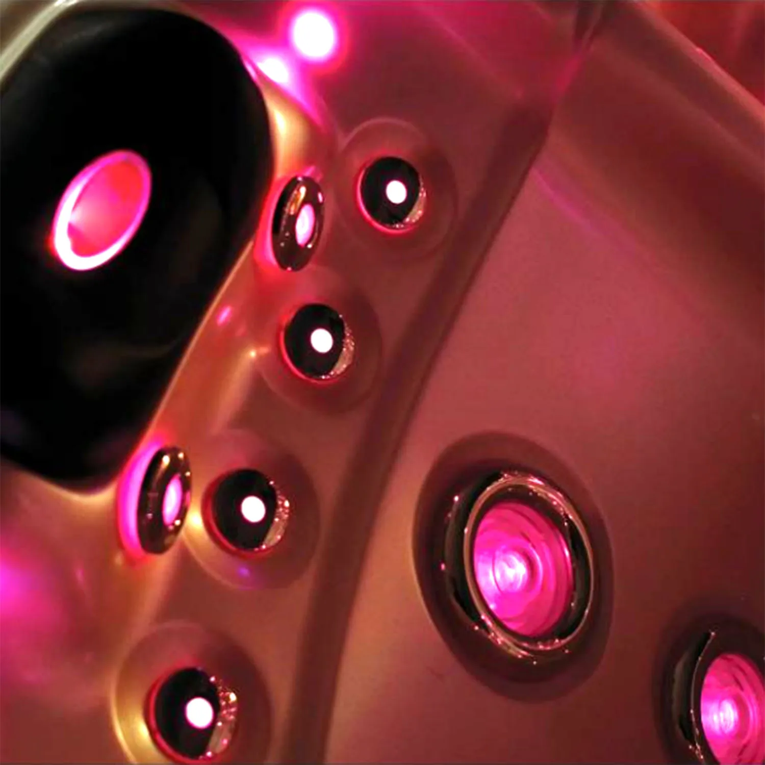 Outdoor Hot Tub with TV - Modern 6 Person Acrylic Spa