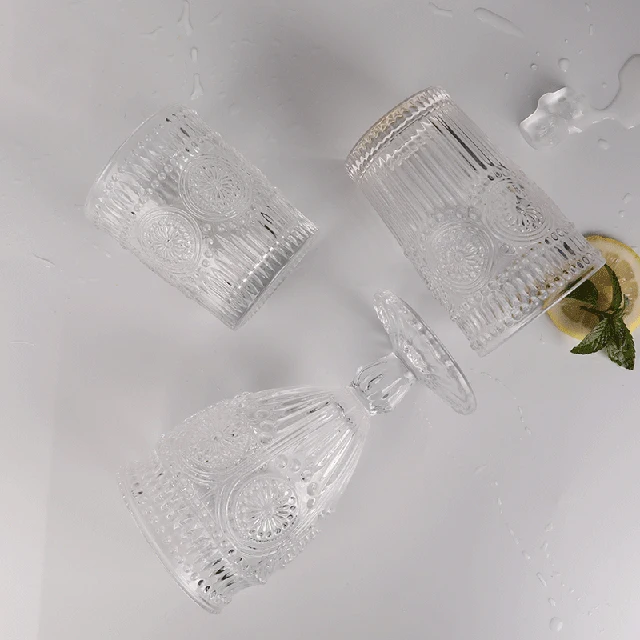 Vintage Gold Rimmed Wine Glasses - Perfect for Weddings