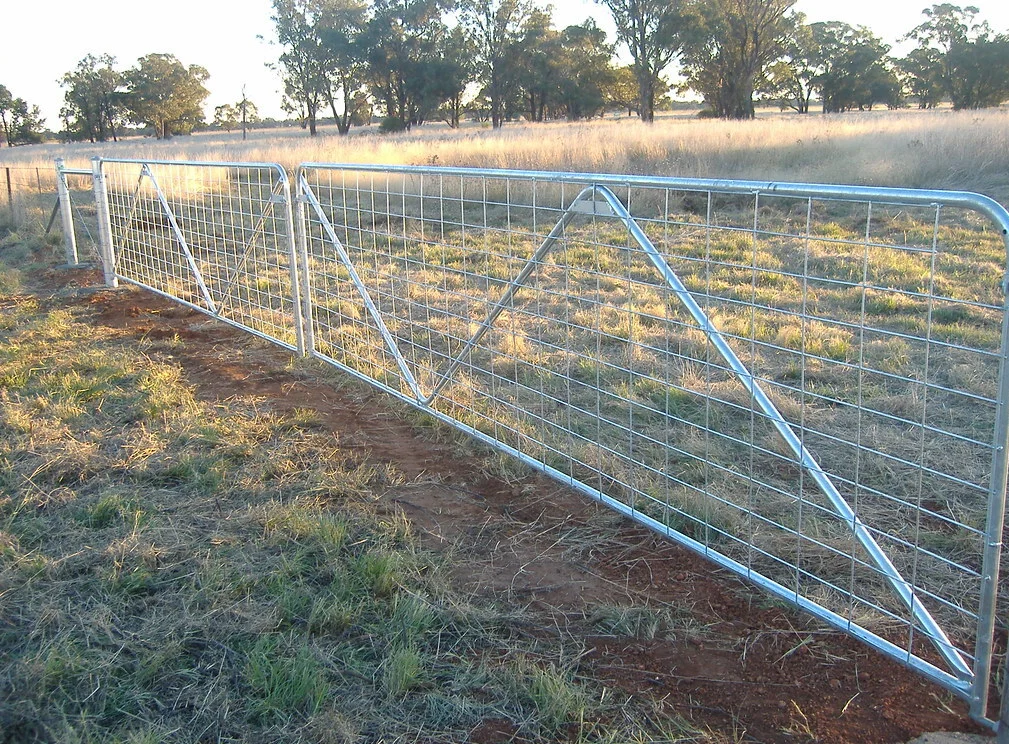 Galvanized Welded Mesh Steel Farm Gate with N Brace