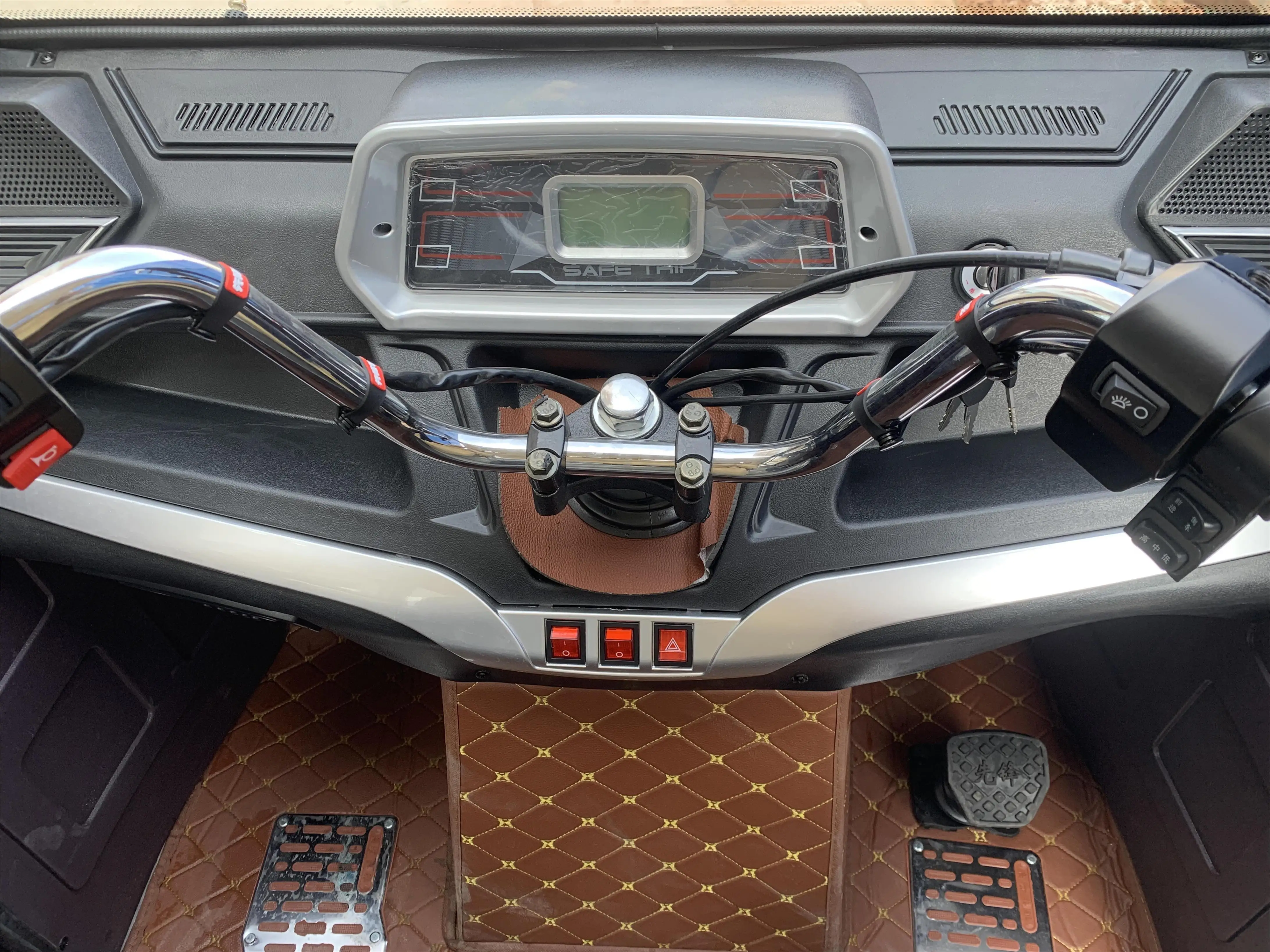 Enclosed 3 Wheel Delivery Car - Efficient Electric Tricycle