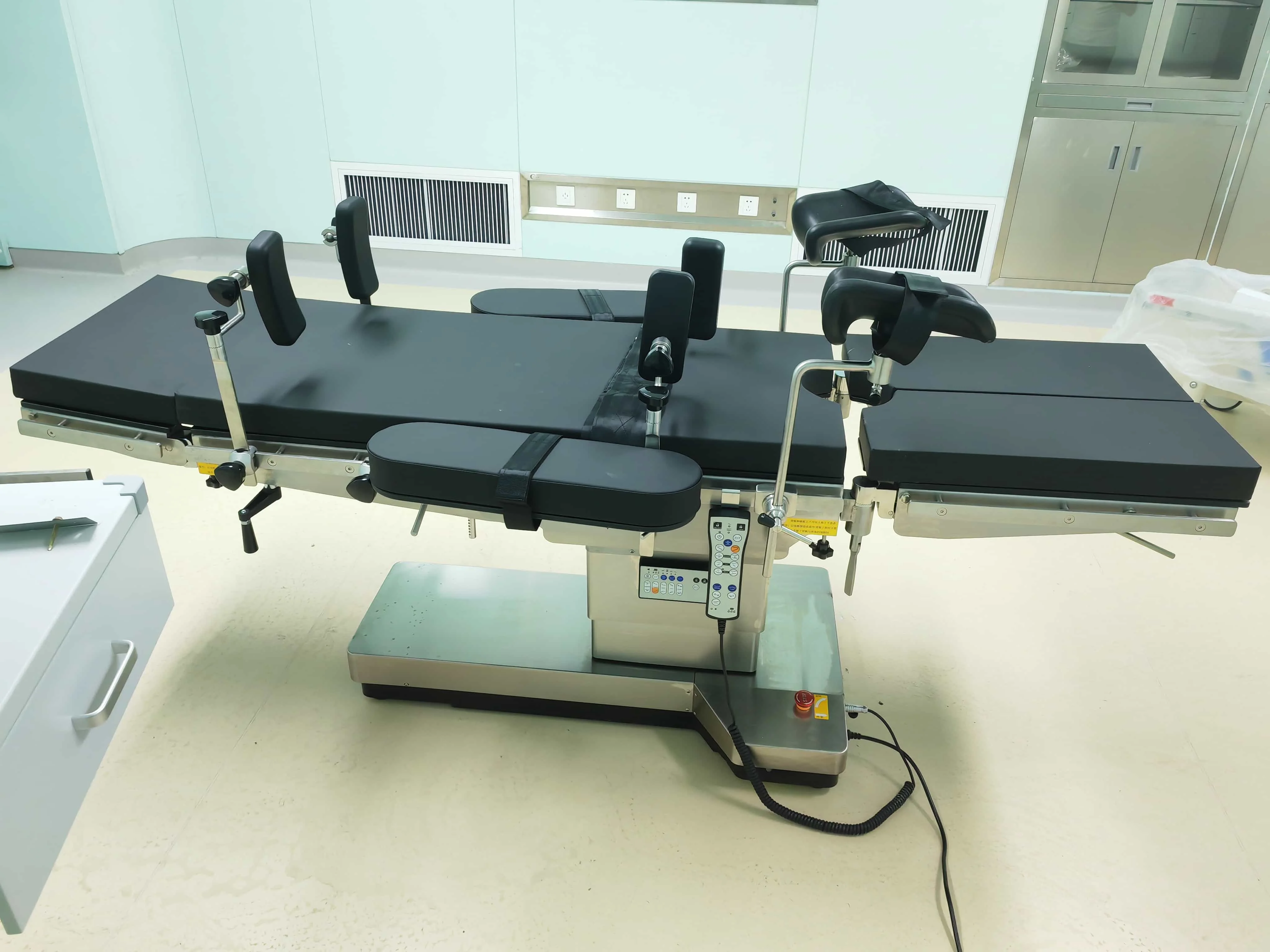 Wholesale Electric Hydraulic Surgical Table Medical Operating Room Bed ...