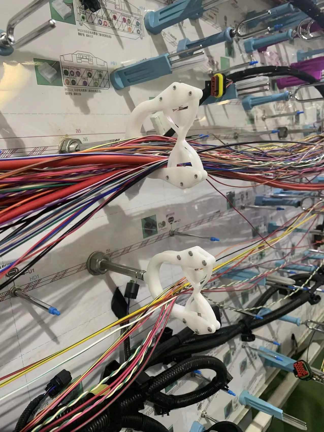 60104297 40mm Inch System Wire Harness Cable Holder - HACINT