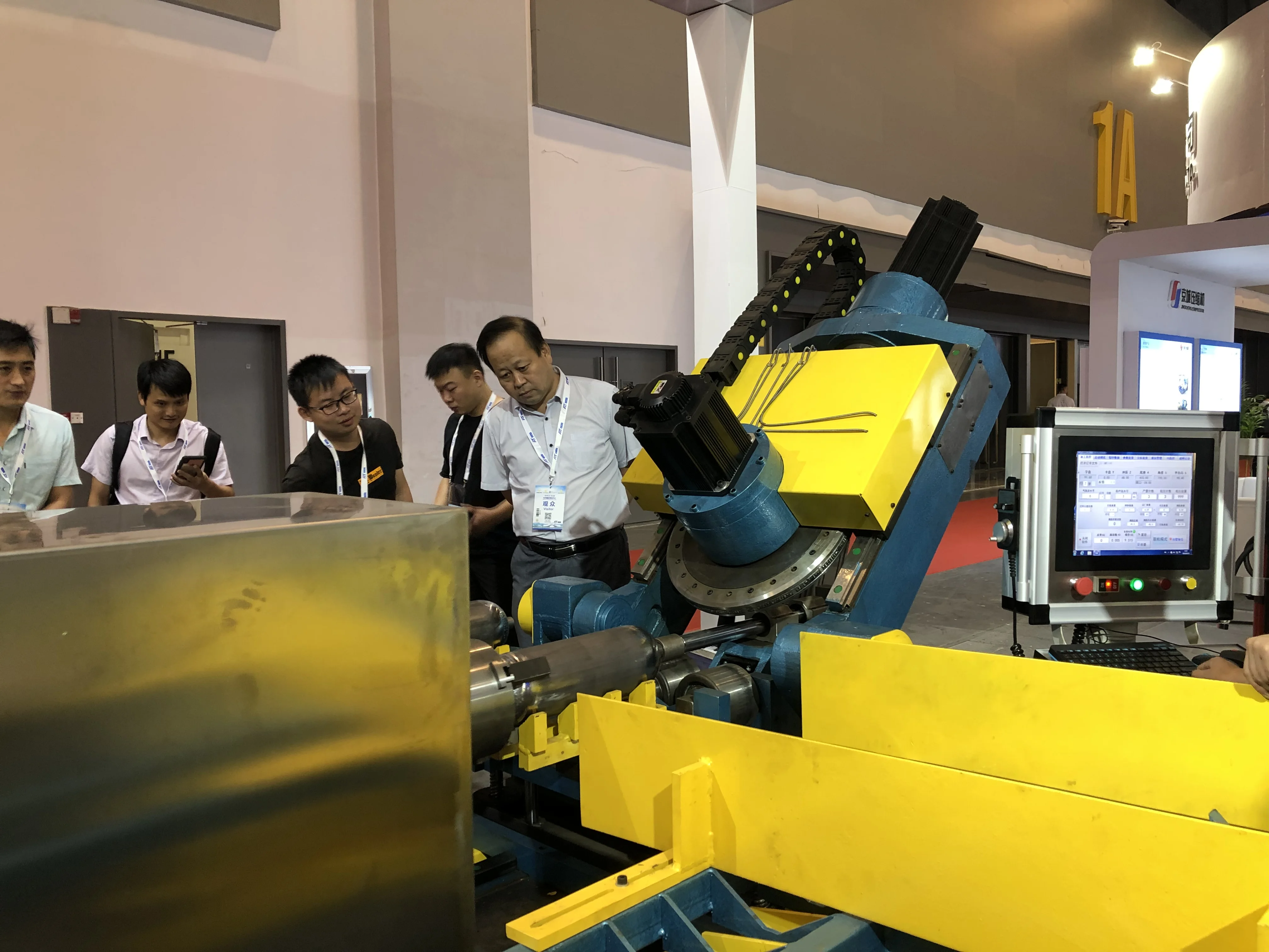 High Pressure Vessel /Gas Cylinder Hydraulic Spinning Thinning Machine ...