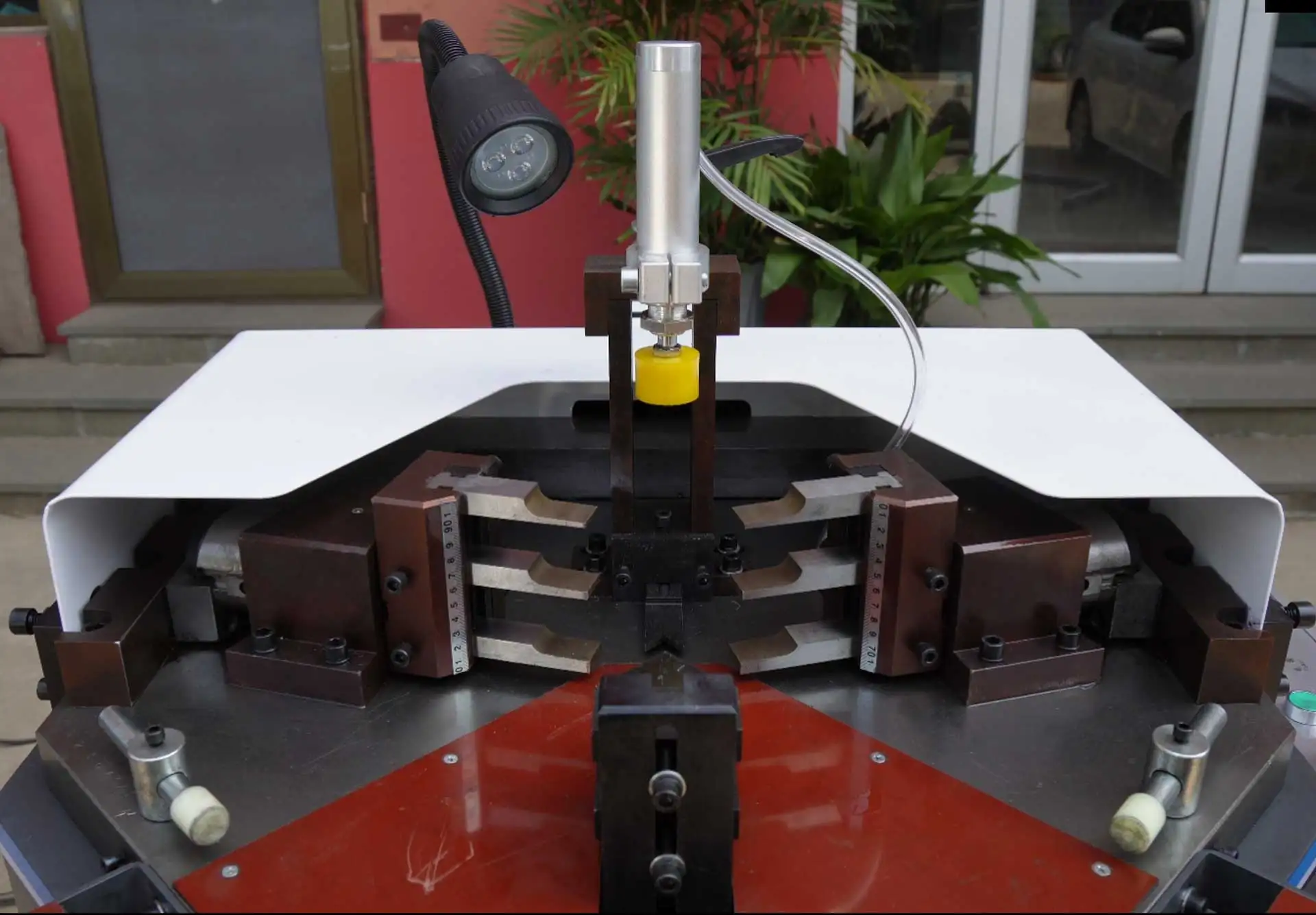 Corner Crimping Machine Aluminum Profile Aluminium Window Corner ...