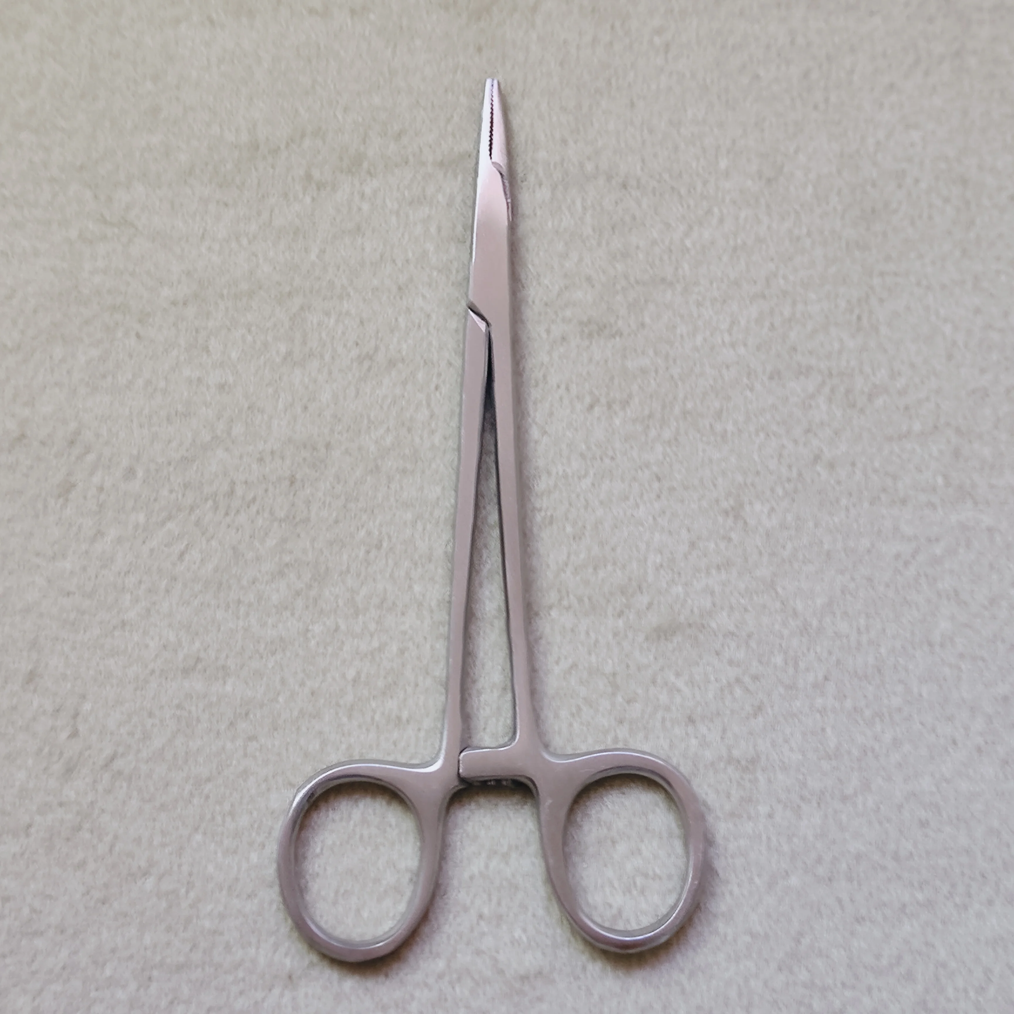 Surgical Dissecting Forceps Instruments Mosquito Artery Forceps - Buy ...