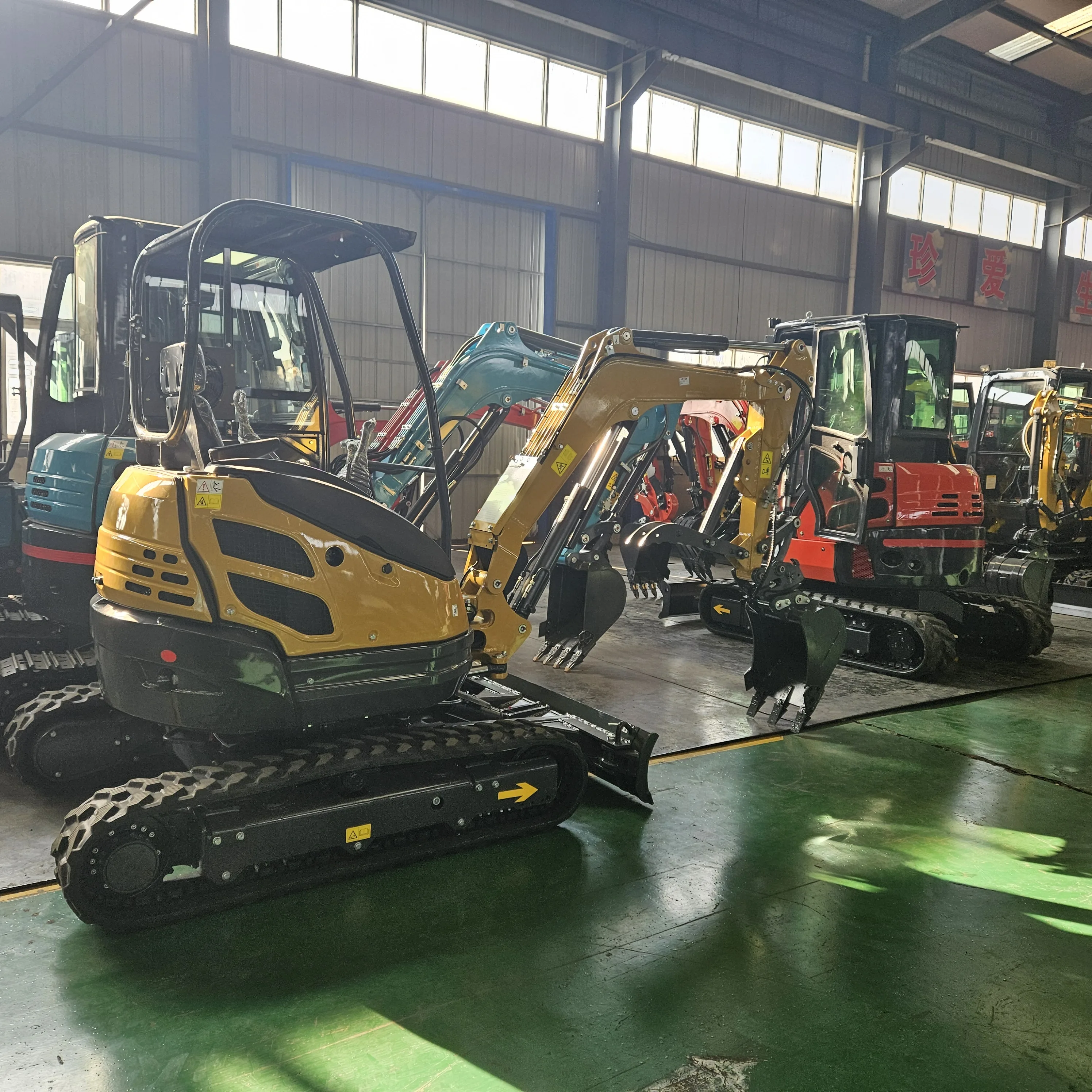 Hyundai Used Kubota/yanmar Engine 1000kg Small Digger Ce/epa/euro 5 ...