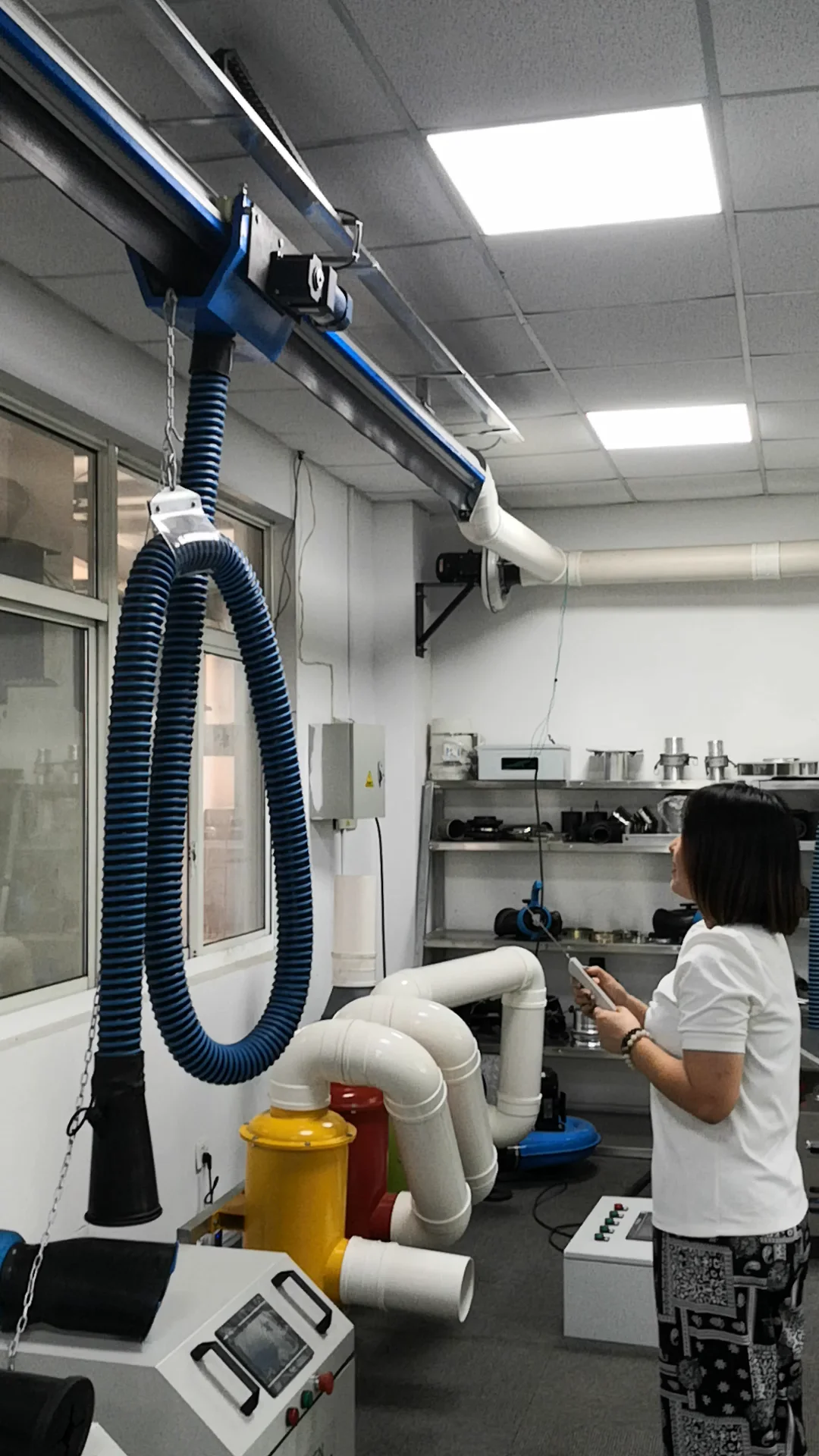 Automatic Exhaust Sliding Trolley Rail System For Emergency Vehicles ...