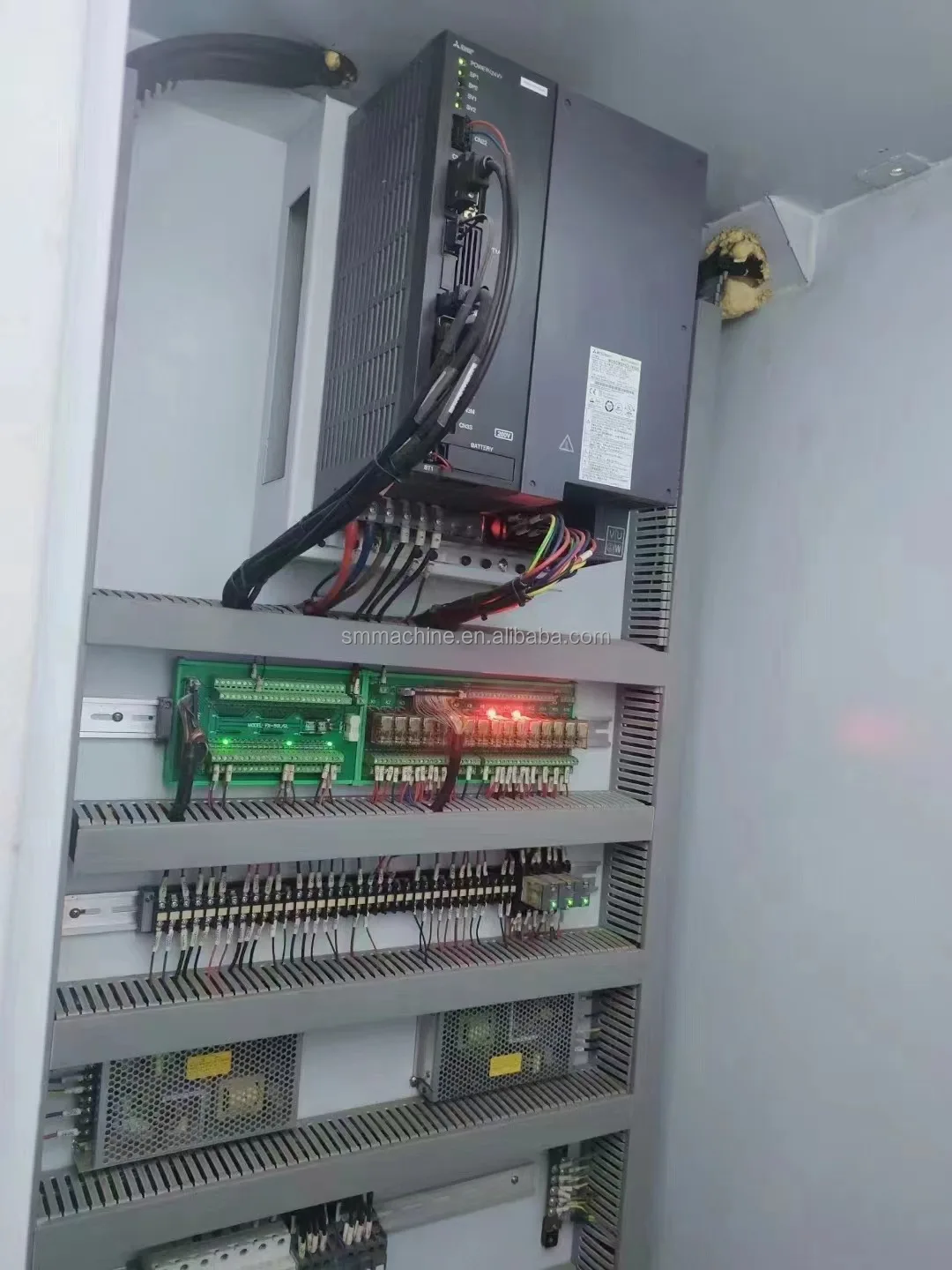 Used CNC Vertical Machining Center VMC 1060 with Mitsubishi Control System