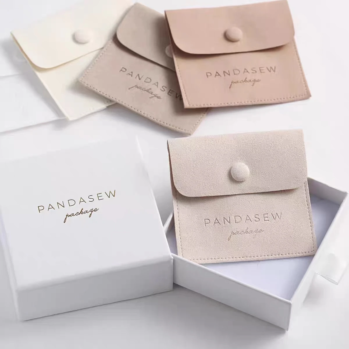 Elegant Jewelry Gift Packaging - Customizable & Luxurious