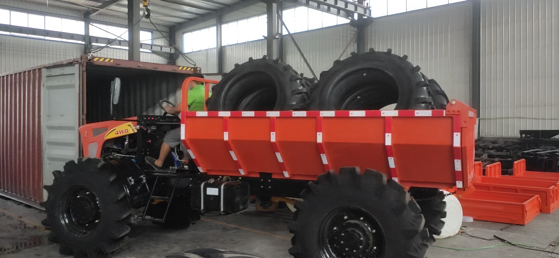4WD Agricultural Farm Transporter Dump Tractor for Palm Oil