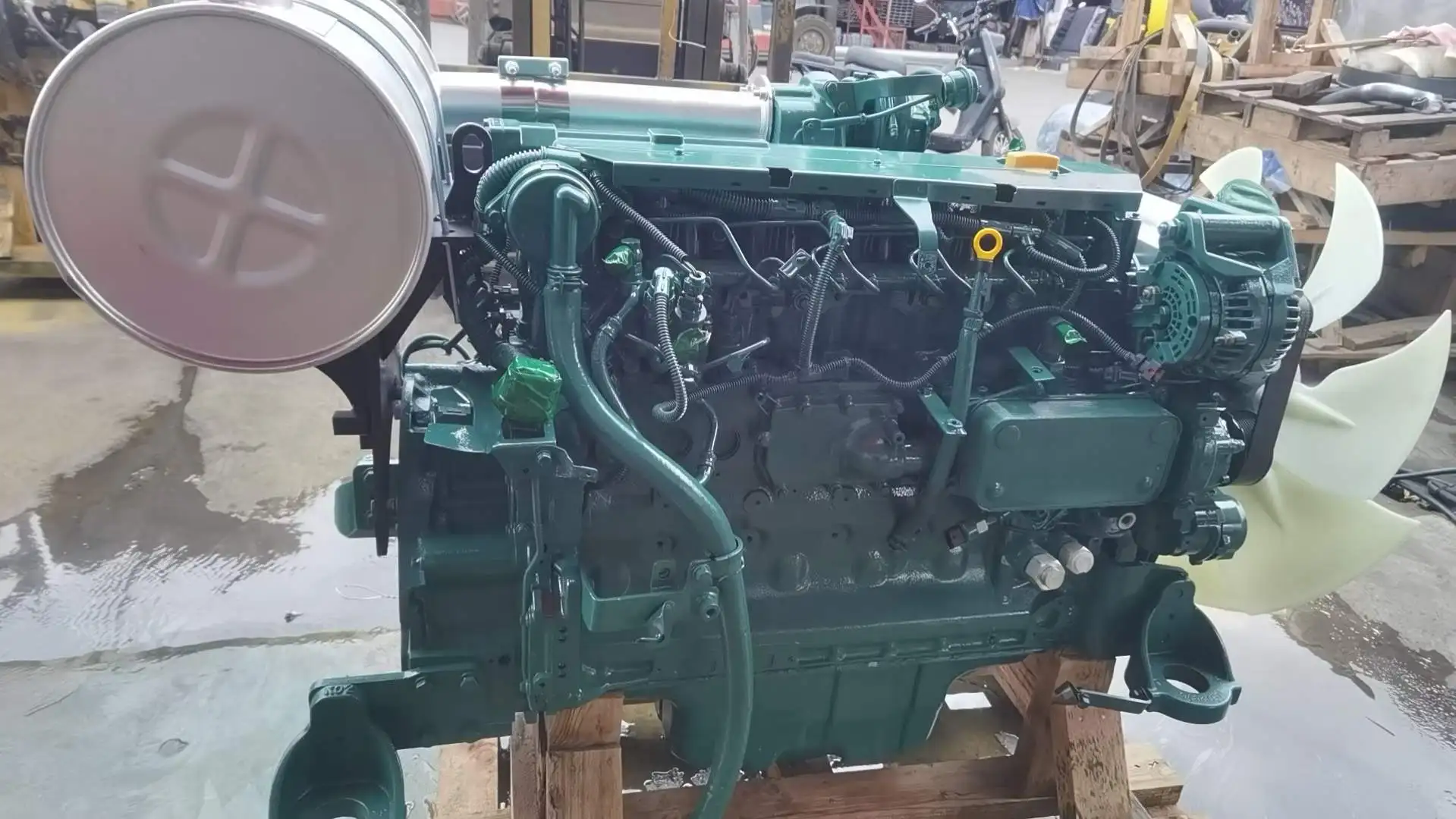 VOLVO D12D 460 FH2 Engine - Reliable Power for Construction