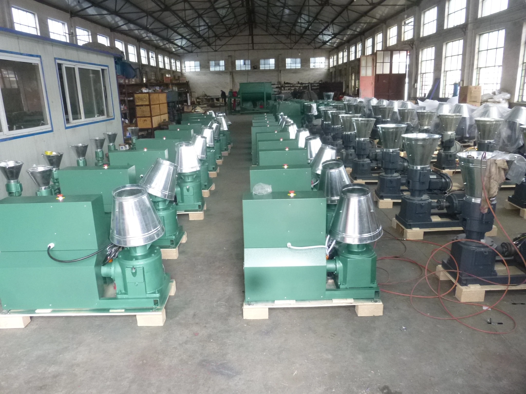 Small Manual Pelletized Poultry Feed Pellet Machine Mill