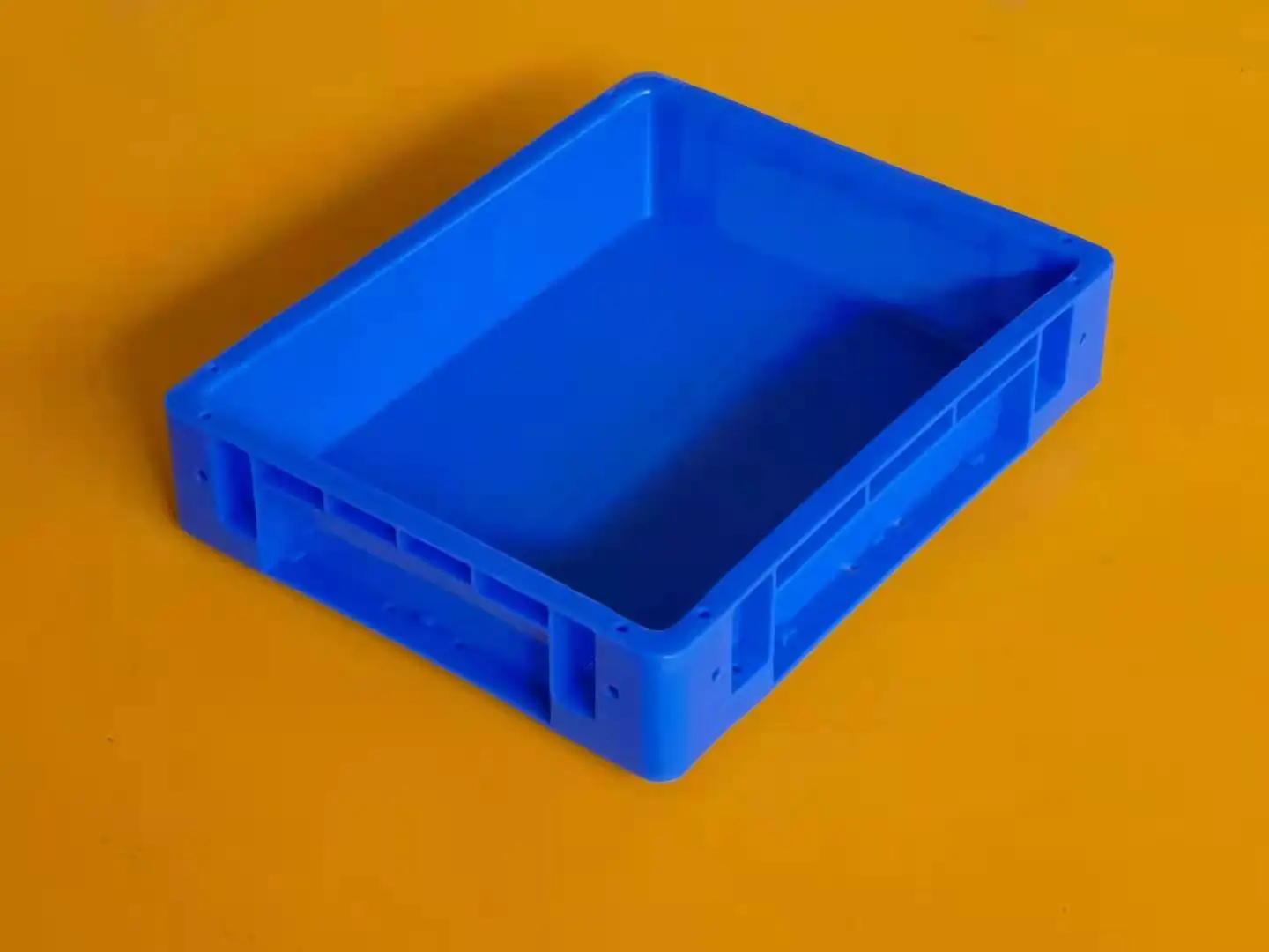 480*380*100mm Plastic Crates Used for Hardware Machinery Accessories ...