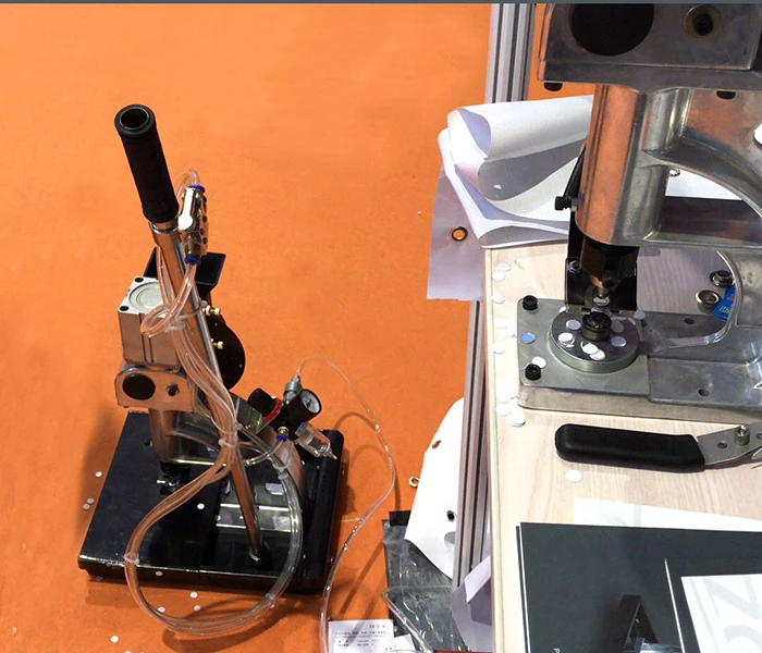 Pneumatic Air Automatic 6mm 10mm Eyelet Hole Punching Machine - Buy ...