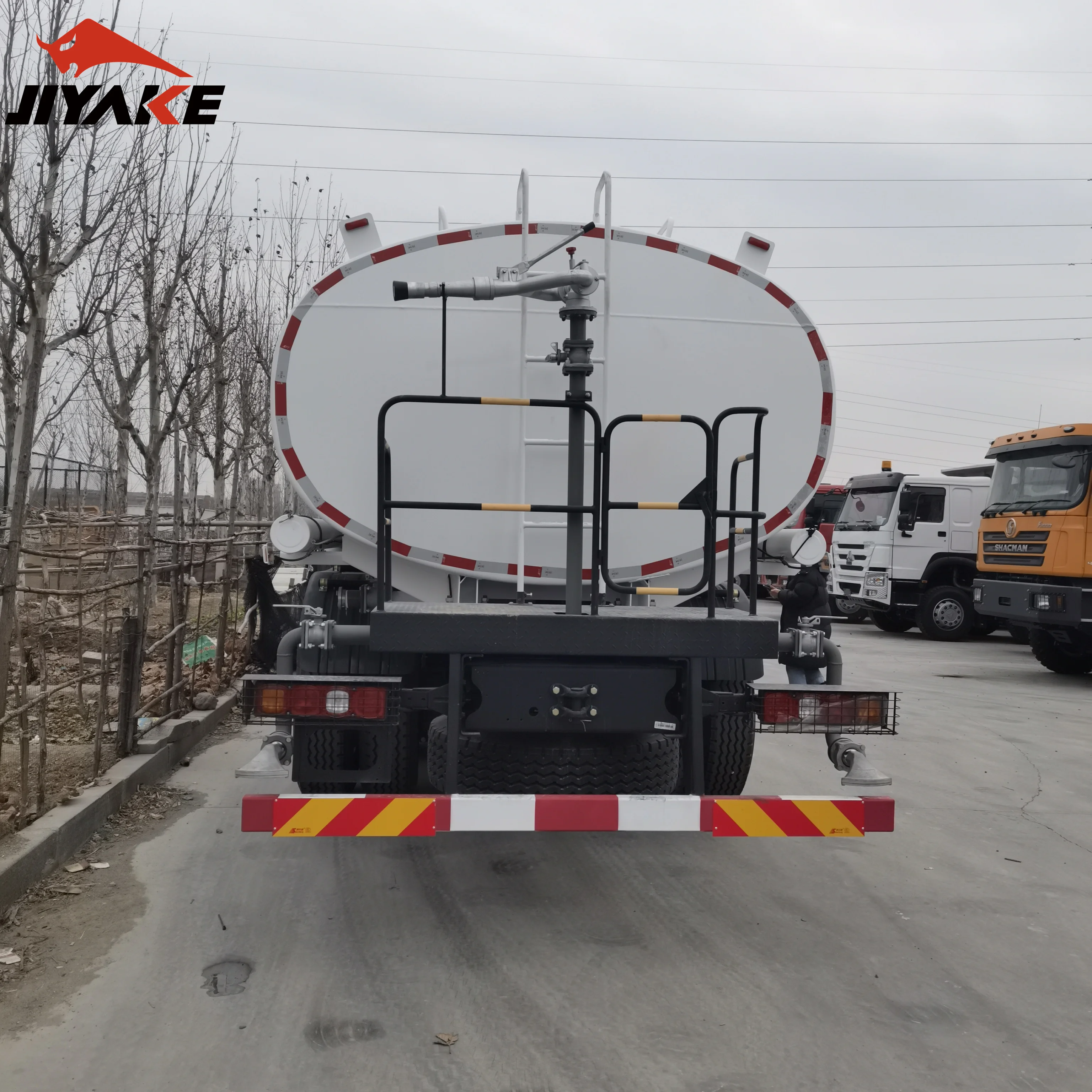Sinotruk HOWO Shacman Heavy Road Carbon Steel Sprinkler Sanitation ...