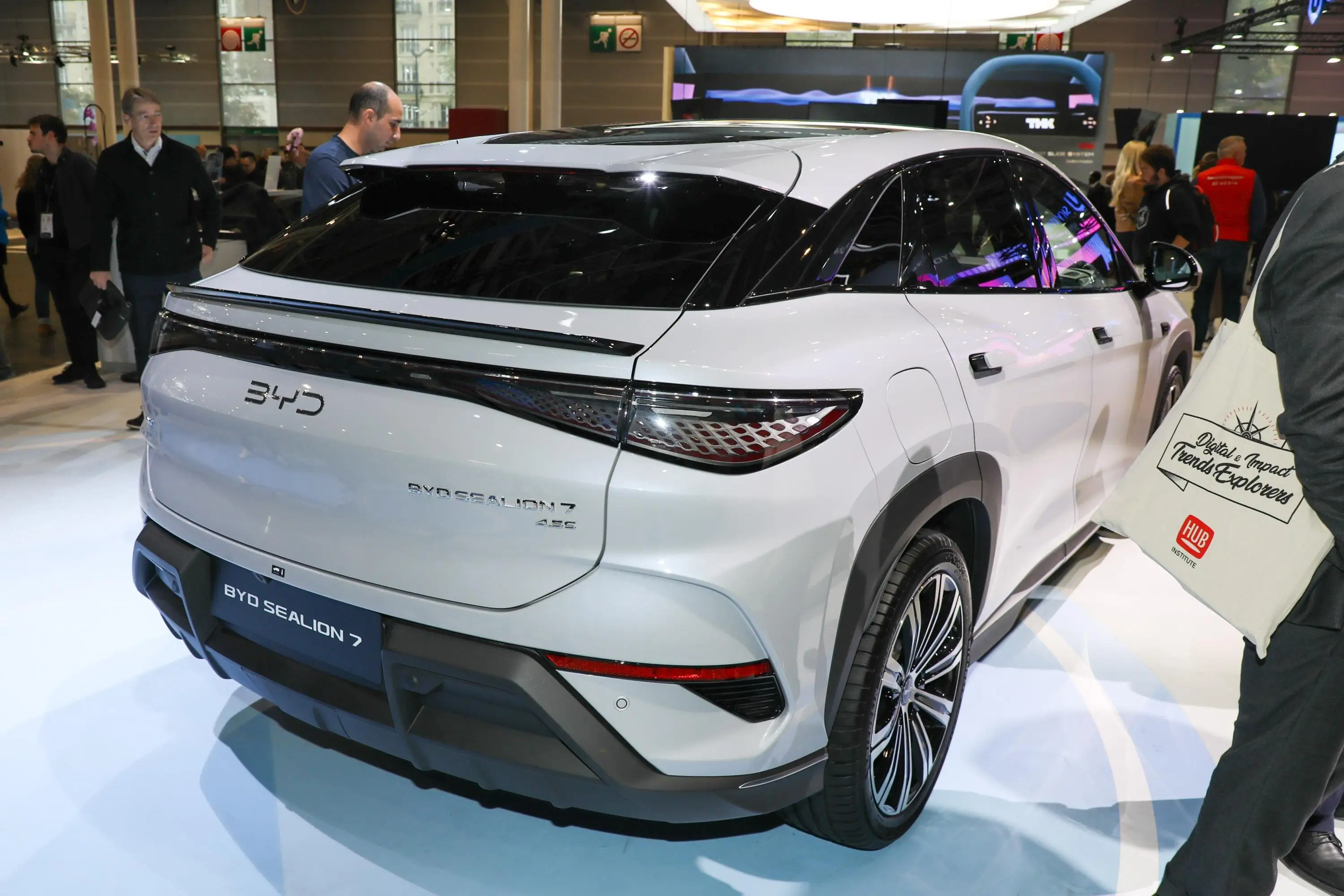 2025 BYD Sea Lion 07 EV SUV - 550 Km Range Electric Car