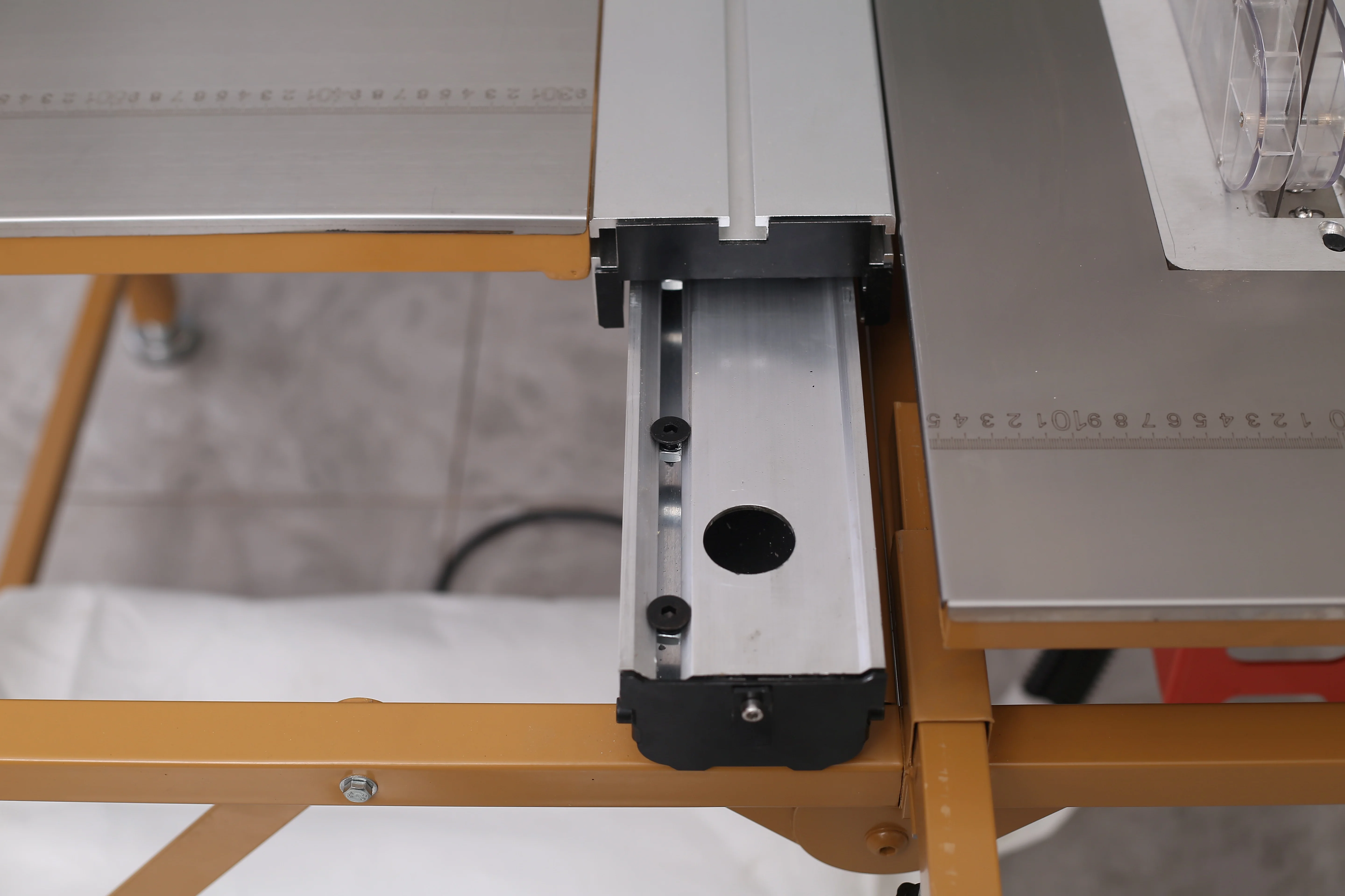 WJ125 Sliding Table Saw - Precision Woodworking Tool