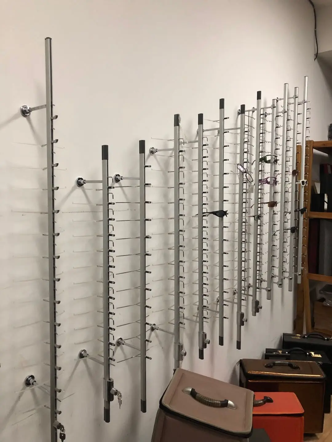 Wholesale Floor Sunglasses Locking Display Rack Stand Wall Mount Alloy ...