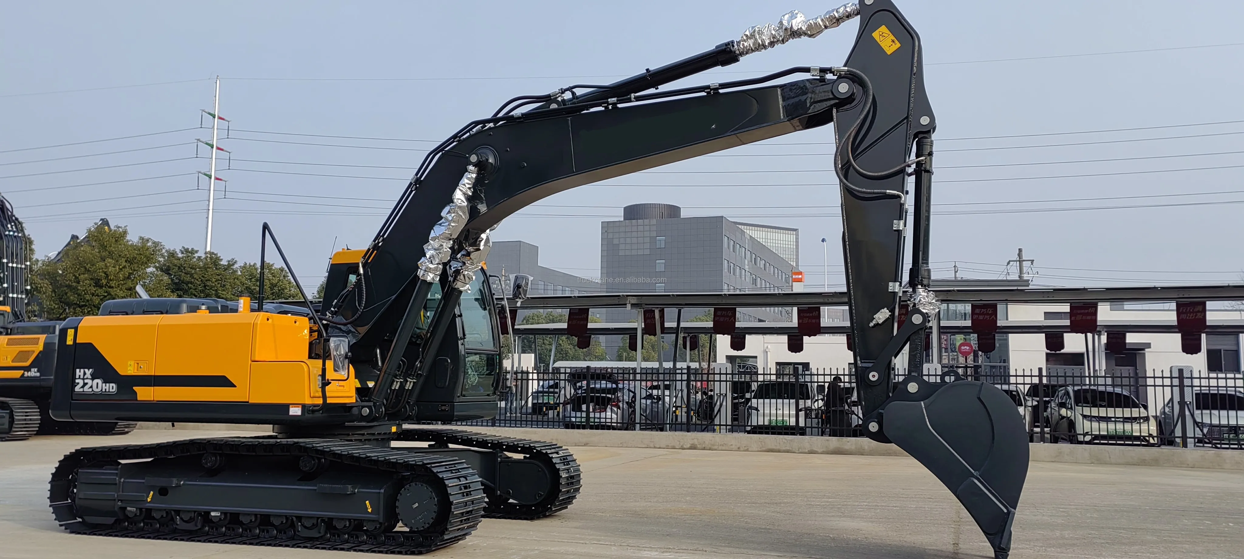 22 Ton Hydraulic Crawler Excavator HX220HD with Stage II Engine in ...