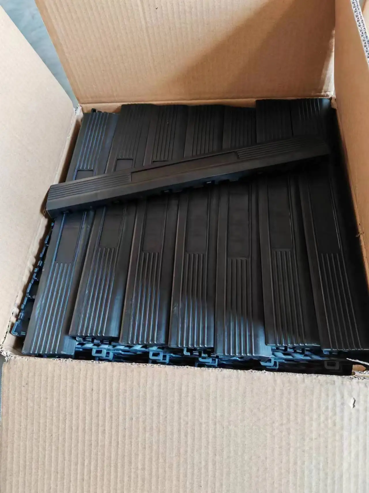 Interlocking Modular Garage Flooring - Durable & Stylish