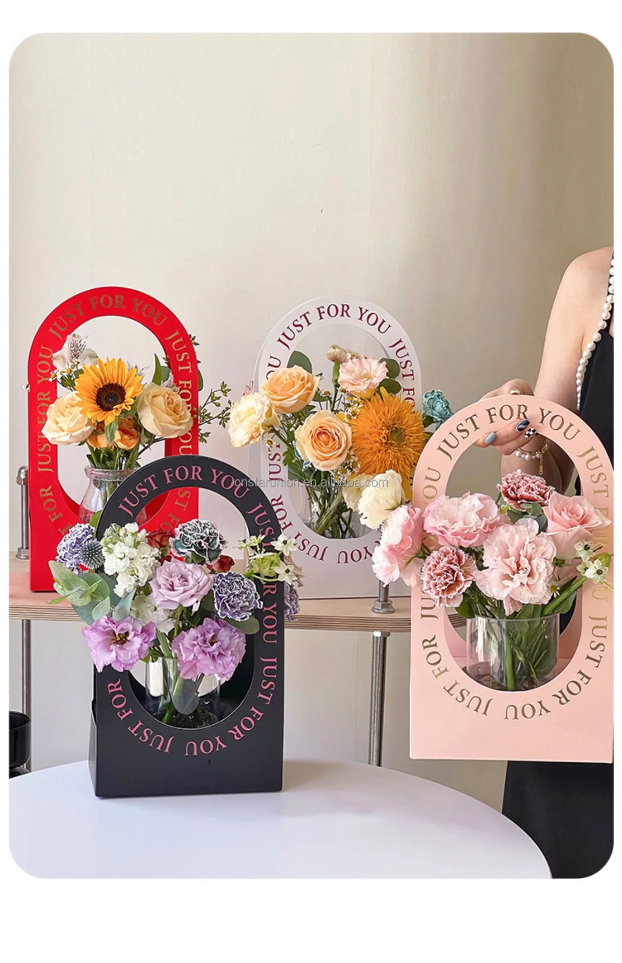 Folding Handheld Flower Box - Stylish & Durable Packaging