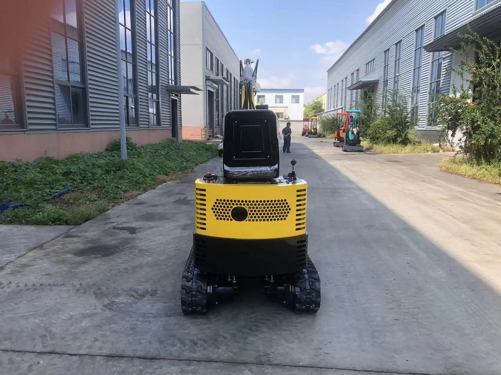 Mini Crawler Hydraulic Pilot Digger Yb-12b 1000kg Small Digger Machine ...