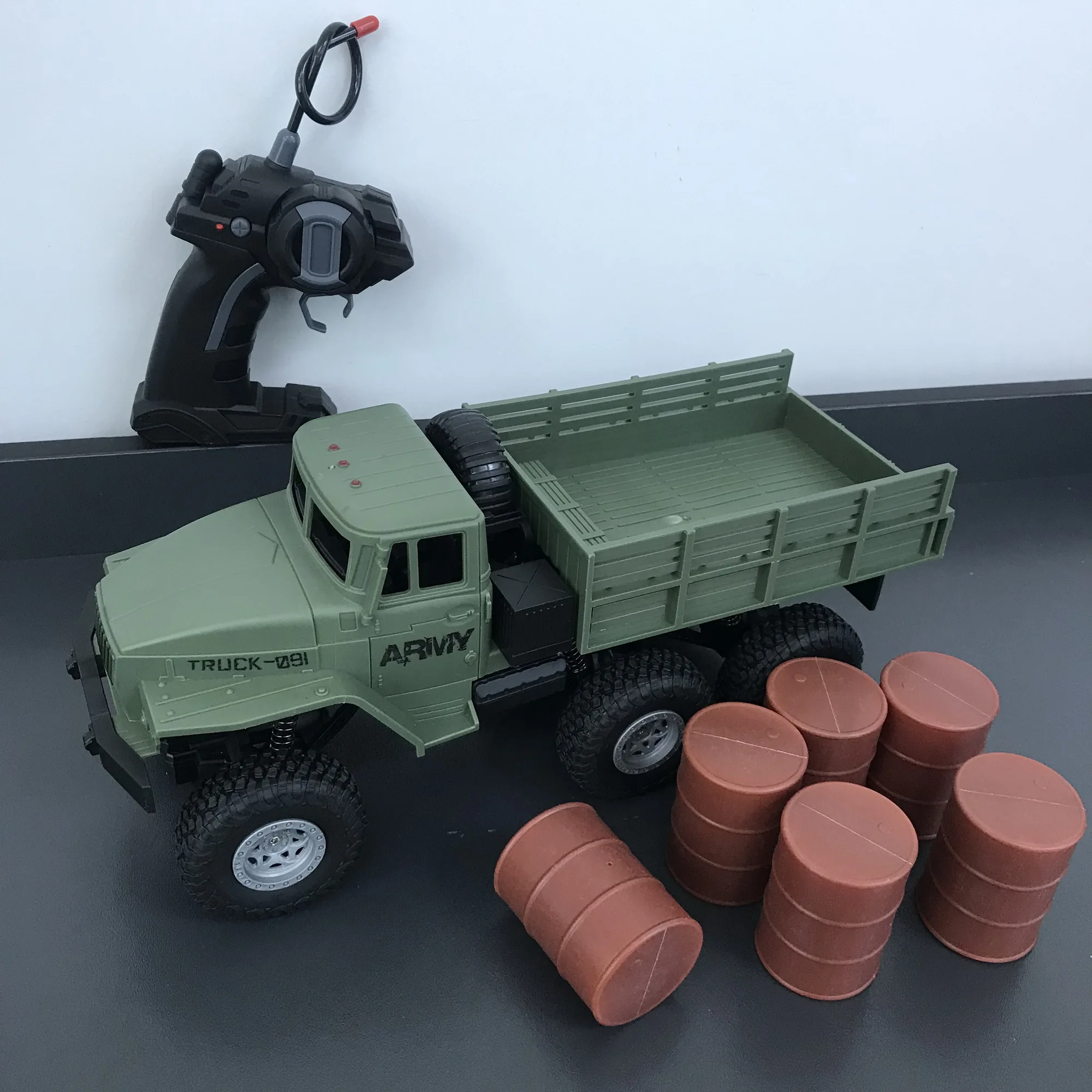 SINO 27MHz 1:16 4CH Remote Control Military Truck