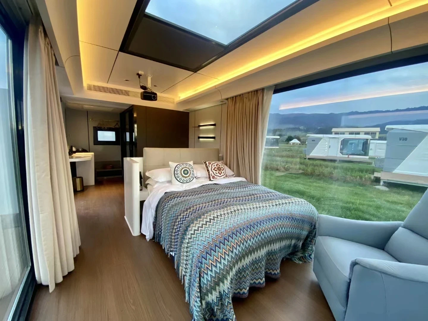 Customizable Modern Camping Pod Space Prefab Hotel Room For Portable ...