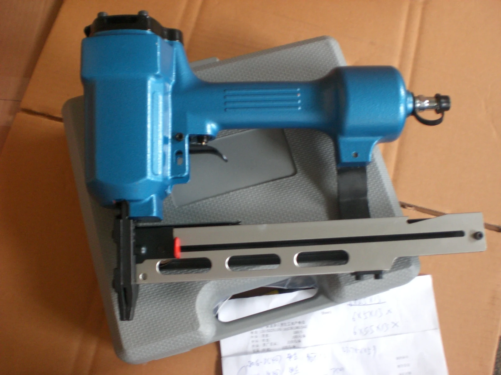 Heavy Duty Staple Gun 9240,Ga.18 Pneumatic Narrow Crown Staple Gun ...
