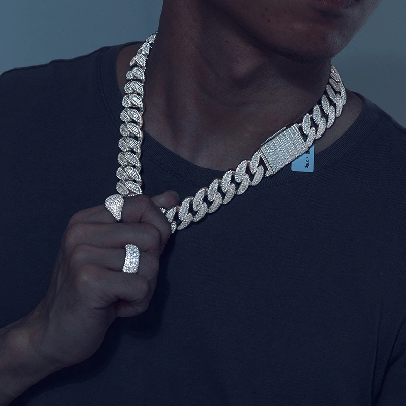 Cuban Link Chain with VVS Moissanite - 925 Sterling Silver