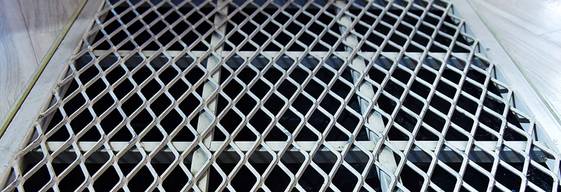 Perforated Expanded Metal Raised Flattened Expanded Metal Sheet ...