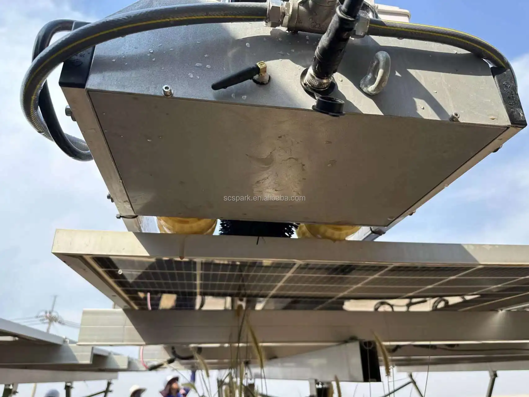 R21 PV Cleaning Robot - Efficient Remote Cleaning Solutions