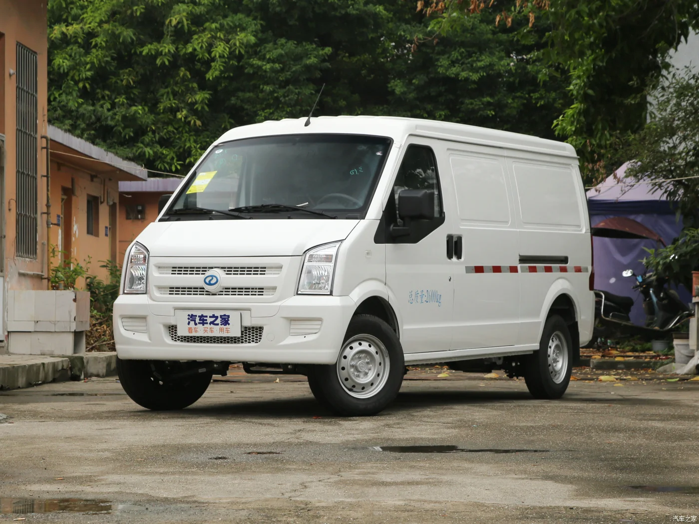 DFSK Mini Electric Cargo Vehicle - Efficient Transport