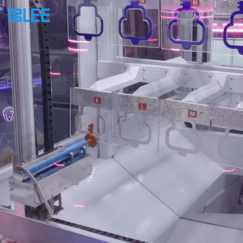 Key Master Arcade Game Crane Vendor Mini Plush Toy Shoe Phone Perfume ...