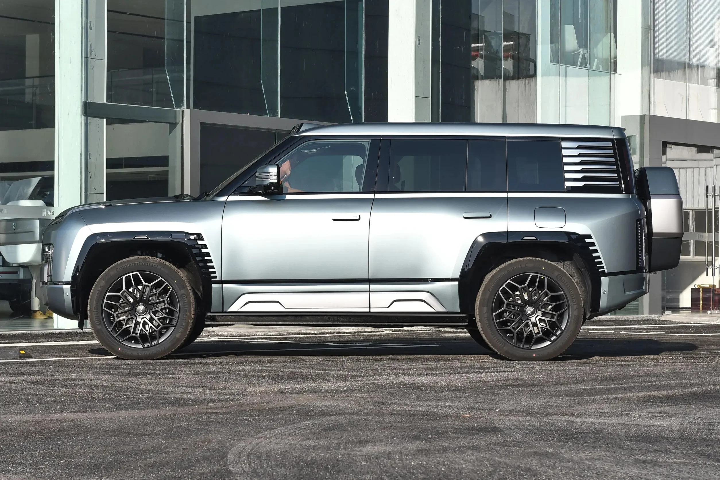 2023 Yangwang U8 Flagship - 1197 Hp, 1000 KM Range Extender