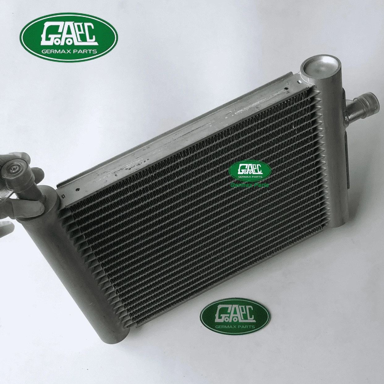 3.6 4.4 TD V8 Radiator LR011466 PCC500590 for Land Rover