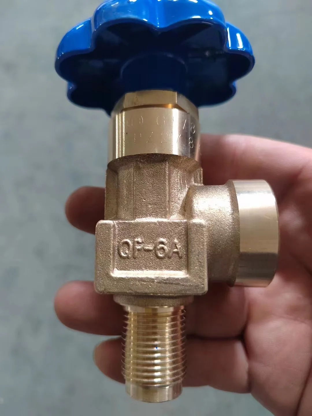 Industrial Gas Cylinder Valve Pressure Reducing Oxygen Cylinder 4 Head ...